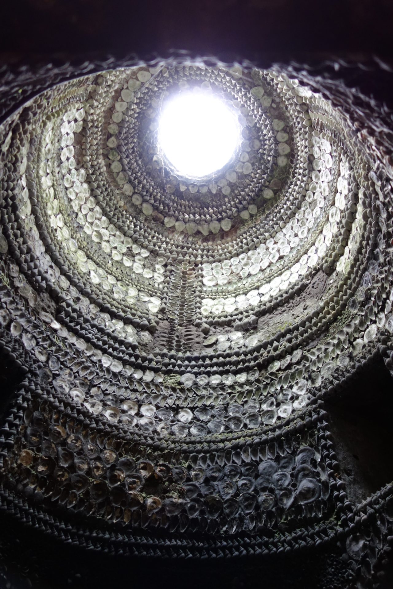 The mysterious Shell Grotto - London Frenchy Around the Globe