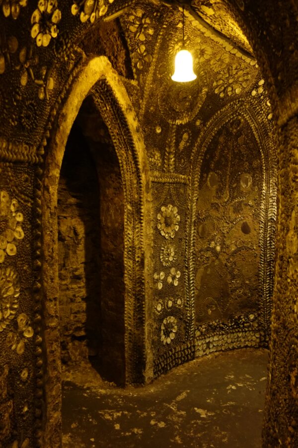 The mysterious Shell Grotto - London Frenchy Around the Globe